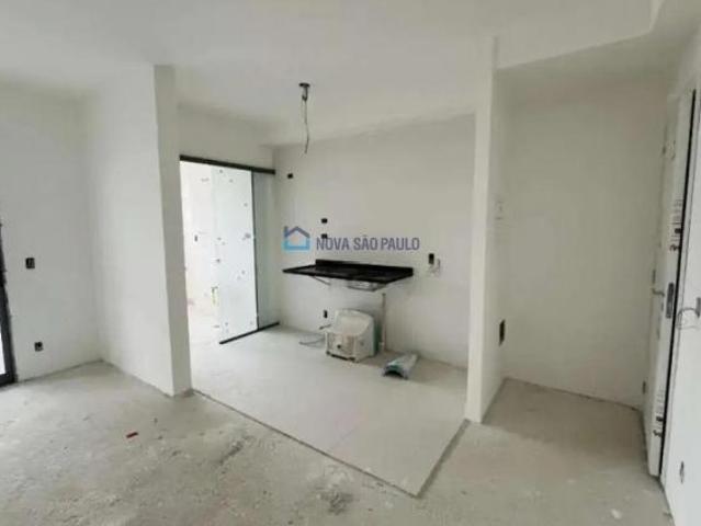 Apartamento à venda ao lado metrô Ipiranga, 2 quartos, 1 vaga, andar alto