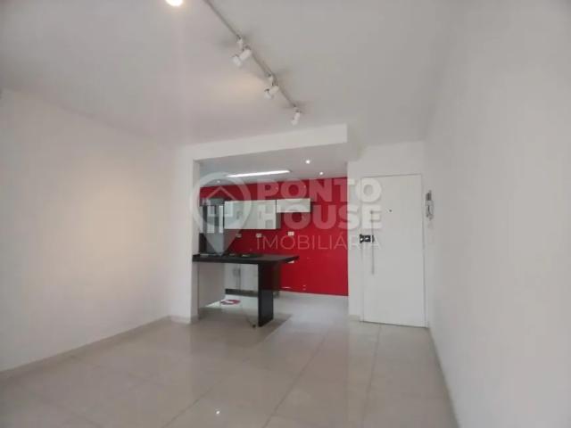 Apartamento à venda bairro Saúde 3 dormitórios e 2 vagas a 500 metros do Metrô