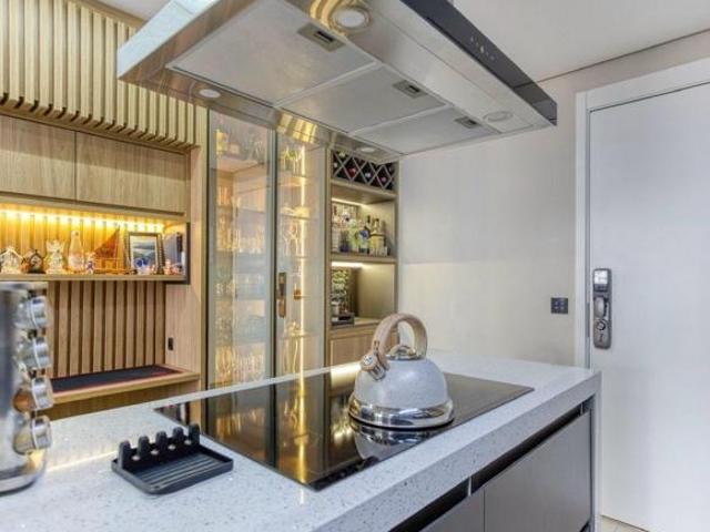 Apartamento com 67 m² e 2 quartos, mobiliado, novo, condomínio club, na Barra Funda