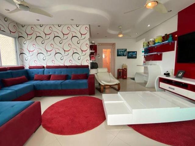 Apartamento à Venda Beira Mar Mobiliado no Balneário Guarujá