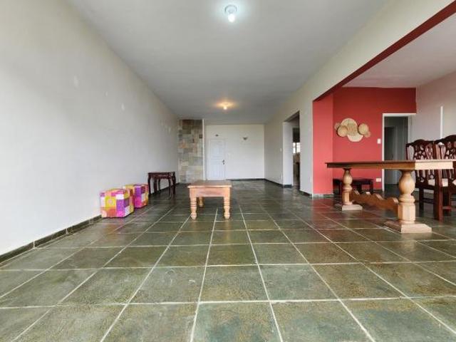 Apartamento à Venda Beira Mar na Pitangueiras no Guarujá
