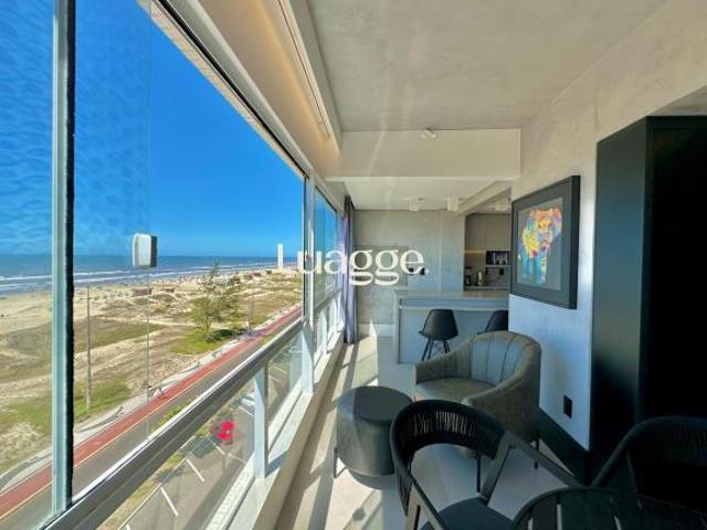 APARTAMENTO À VENDA BEIRA MAR, SACADA FRENTE MAR E VISTA INCRÍVEL!