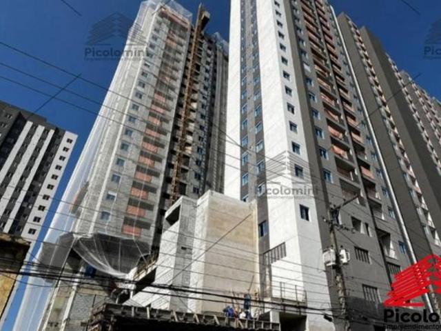 Apartamento à Venda Belém Novo com 2 Quartos, suíte, sala 2 ambientes com sacada, 2 Banheiros, 1 Vag