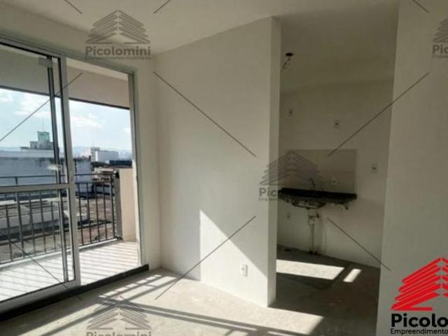 Apartamento à Venda Belém Novo com 2 Quartos, suíte, sala 2 ambientes com sacada, 2 Banheiros, 1 Vag
