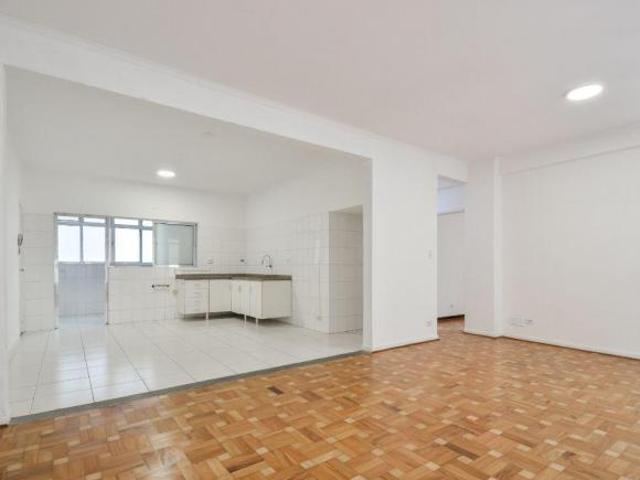 Apartamento à venda bem localizado em Cerqueira César com 2 quartos, sendo 1 suíte, 116m², 1 vaga