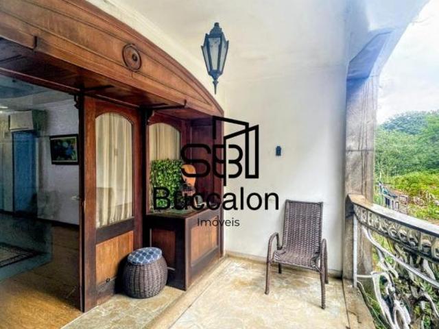 Apartamento à Venda — Boqueirão, Santos/SP | 200 m² • 4 Dormitórios • 2 Suítes • Varanda • 2 Vagas D