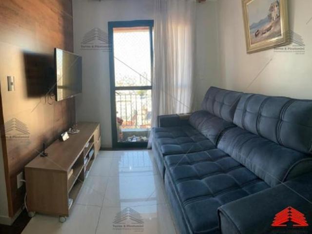 Apartamento à venda Brás com 70 m2 3 dormitórios, 1 banheiro 1 vaga, sacada. Móveis planejados em to