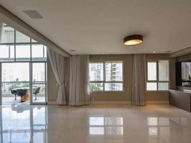 Apartamento à Venda Brooklin, 3 Quartos, 230 m2