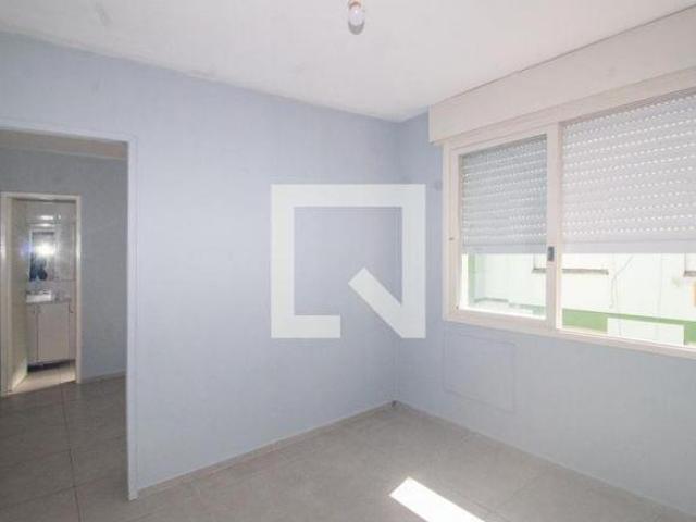 Apartamento à Venda Camaquã, 1 Quarto, 30 m² Porto Alegre