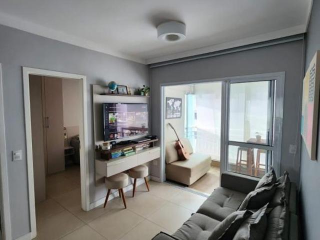 Apartamento à venda, Cambuci, 1 dormitório, varanda, 1 vaga de garagem, excelente localização Sã