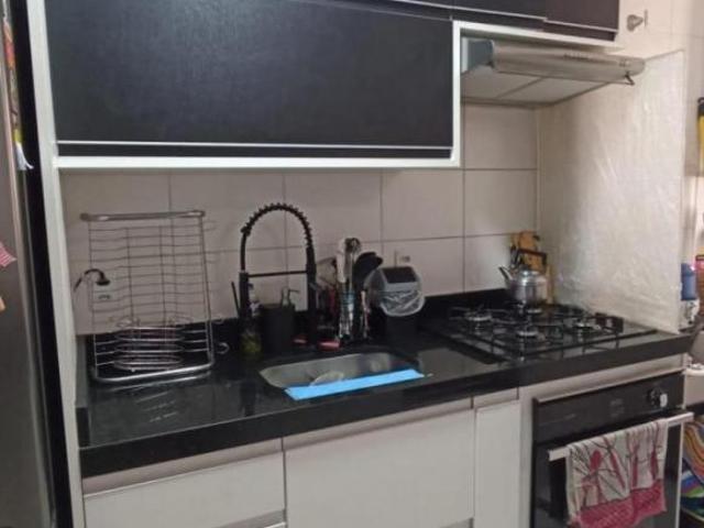Apartamento à venda, Cambuci, armários na cozinha e quartos São Paulo, SP