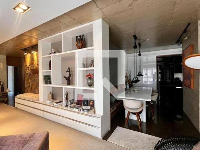 Apartamento à Venda Cambuí, 2 Quartos, 140 m2
