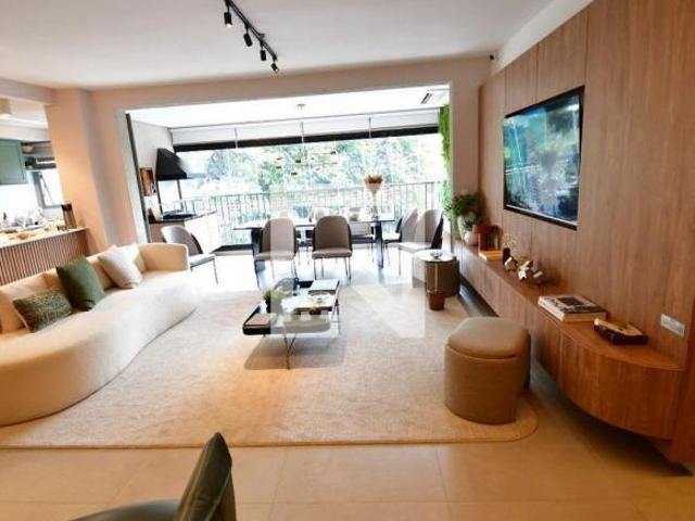 Apartamento à Venda Cambuí, 3 Quartos, 139 m2