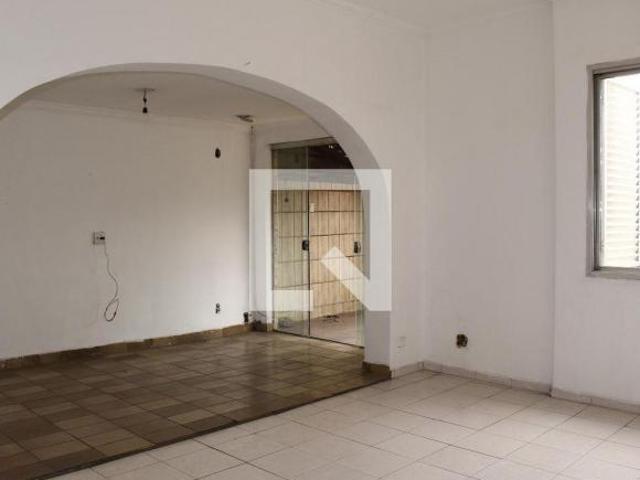 Apartamento à Venda Centro, 2 Quartos, 135 m2
