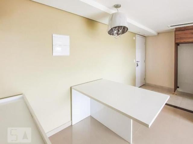 Apartamento à Venda Centro, 2 Quartos, 57 m2