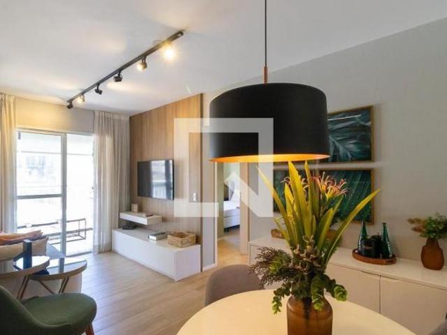 Apartamento à Venda Centro, 2 Quartos, 57 m2