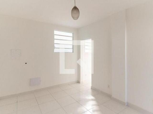 Apartamento à Venda Centro, 2 Quartos, 60 m2