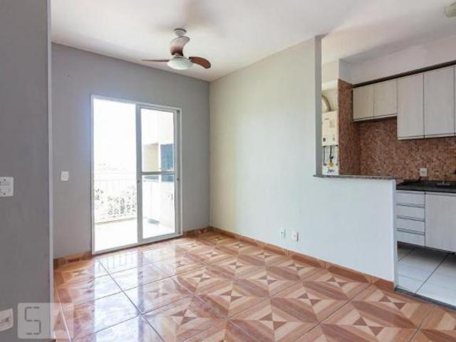 Apartamento à Venda Centro, 2 Quartos, 60 m2