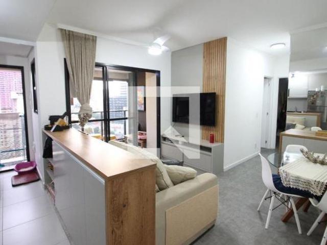 Apartamento à Venda Centro, 2 Quartos, 64 m2