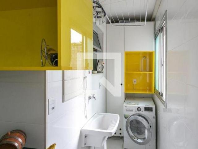 Apartamento à Venda Centro, 2 Quartos, 64 m2