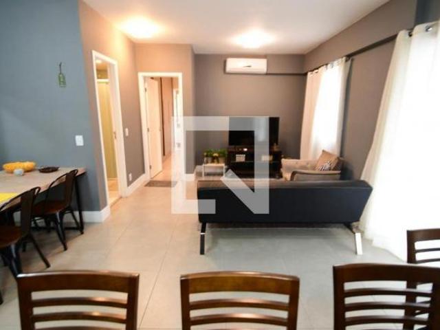 Apartamento à Venda Centro, 2 Quartos, 67 m2