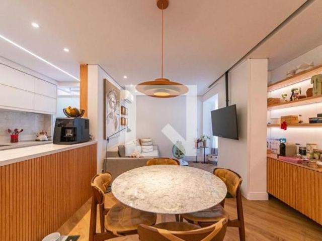 Apartamento à Venda Centro, 2 Quartos, 67 m2