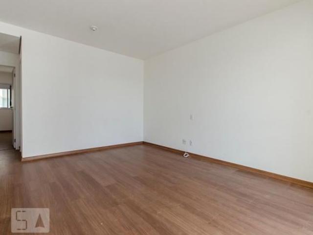 Apartamento à Venda Centro, 2 Quartos, 70 m2
