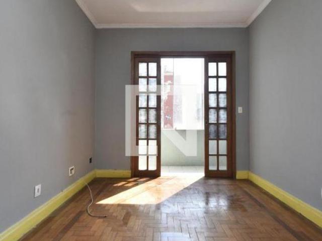 Apartamento à Venda Centro, 2 Quartos, 70 m2