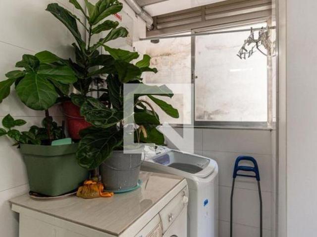 Apartamento à Venda Centro, 2 Quartos, 76 m2