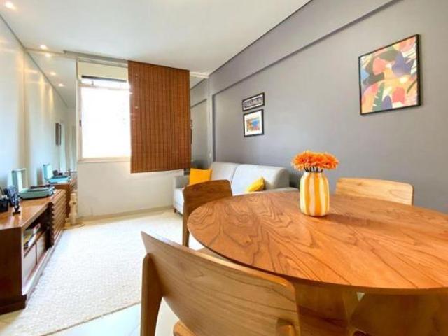 Apartamento à Venda Centro, 2 Quartos, 77 m2