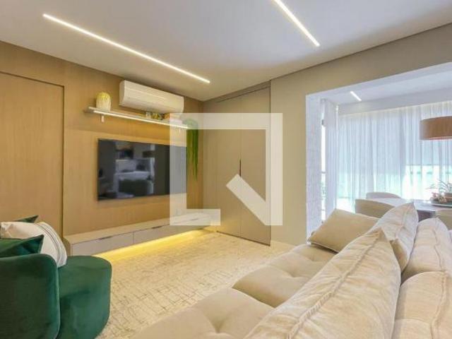 Apartamento à Venda Centro, 2 Quartos, 78 m2