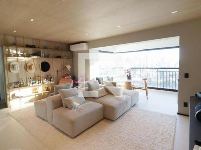 Apartamento à Venda Centro, 2 Quartos, 83 m2
