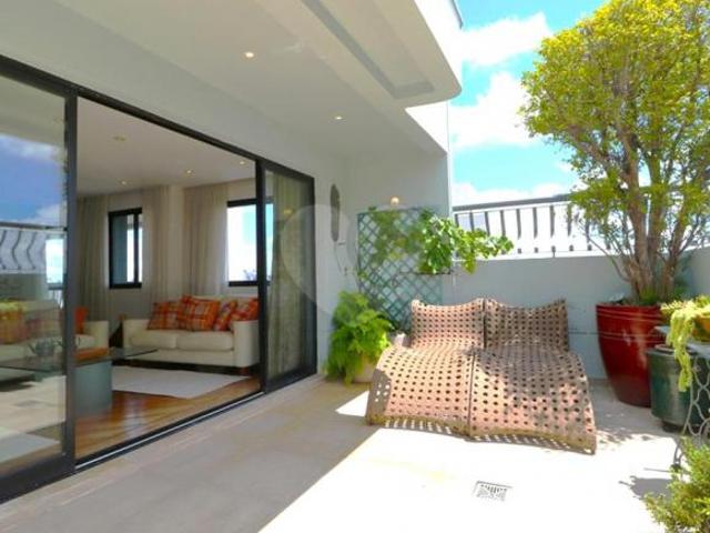 Apartamento à venda Cobertura duplex com 3 quartos em Moema
