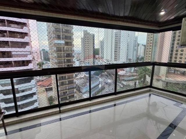 Apartamento à venda com 4 dormitórios na praia das Astúrias, Guarujá, SP