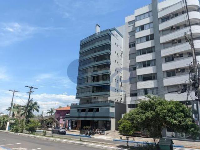 Apartamento a venda com 4 dormitorios no centro de Torres/RS