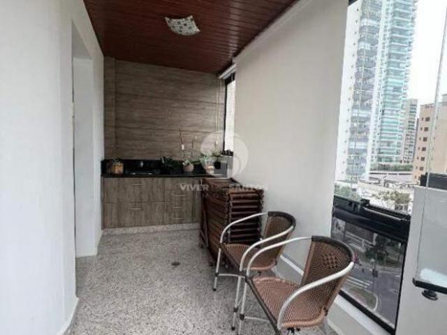 Apartamento a venda com 4 dormitórios e 3 vagas demarcadas no Embaré Santos