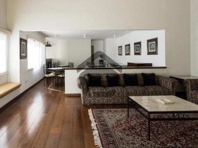 Apartamento à Venda com 4 Dormitórios em Moema