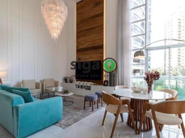 Apartamento a venda no Condomínio Villagio Panamby, com 4 quartos e 4 vagas