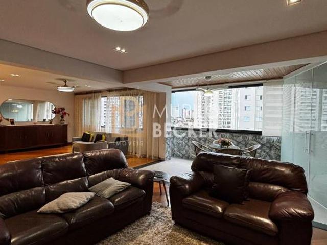 Apartamento à venda com 4 quartos 198 m² no Bairro Vila Ema