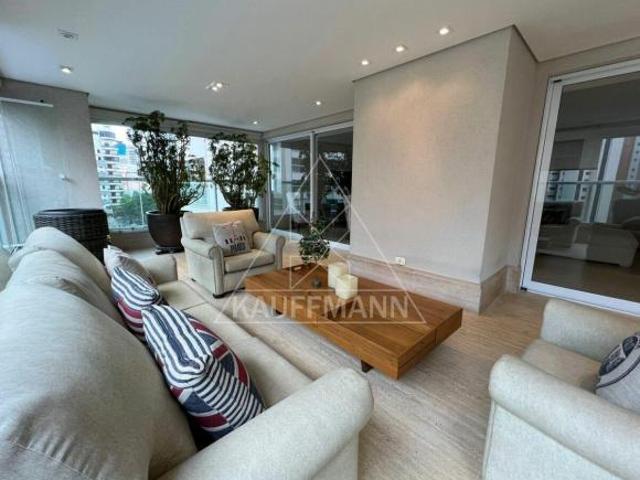 Apartamento à venda com 4 quartos 4 suítes, 4 vagas e 335m² de área útil no Ibirapuera