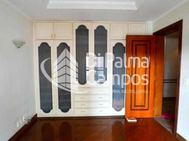 Apartamento à venda com 4 quartos, com vagas e varanda próximo ao Museu do Ipiranga