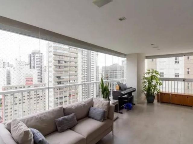 Apartamento à venda com 4 quartos em Moema