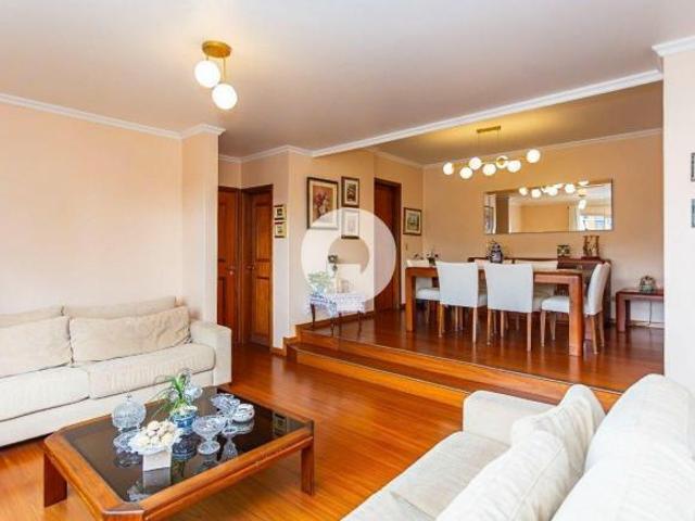 APARTAMENTO A VENDA COM 4 QUARTOS NO BATEL