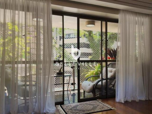 Apartamento a venda com 4 quartos no Bairro Batel