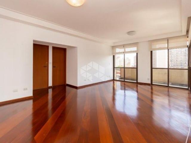 Apartamento à Venda com 4 Quartos sendo 3 Suítes e 4 Vagas de Garagem