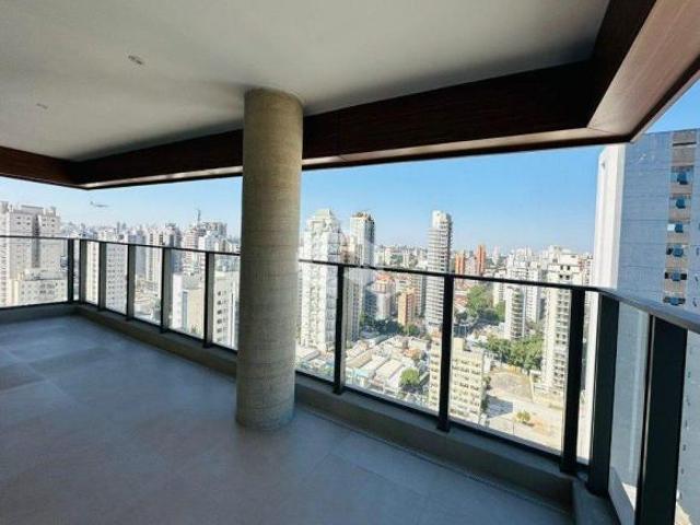 Apartamento à Venda com 4 Quartos sendo 3 Suítes e 3 Vagas de Garagem
