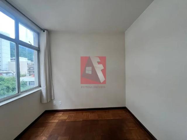 Apartamento à venda com 4 quartos, sendo 1 suíte, 200m² e vaga Tijuca RJ
