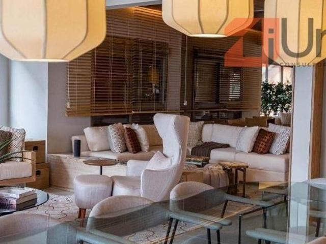 Apartamento à venda com 4 suítes, 238m² na Vila Romana