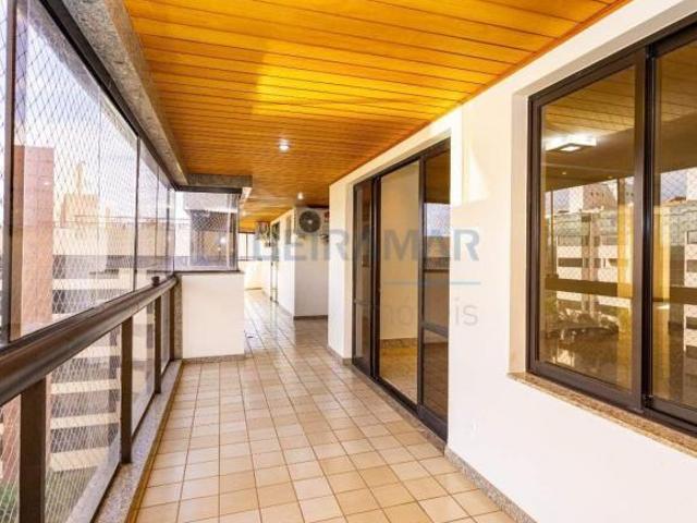 Apartamento à venda com 4 suítes na SQN 110 Asa Norte