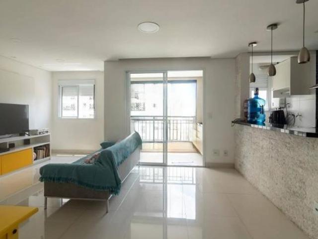 Apartamento à venda com 64m², 2 quartos e 1 vaga.